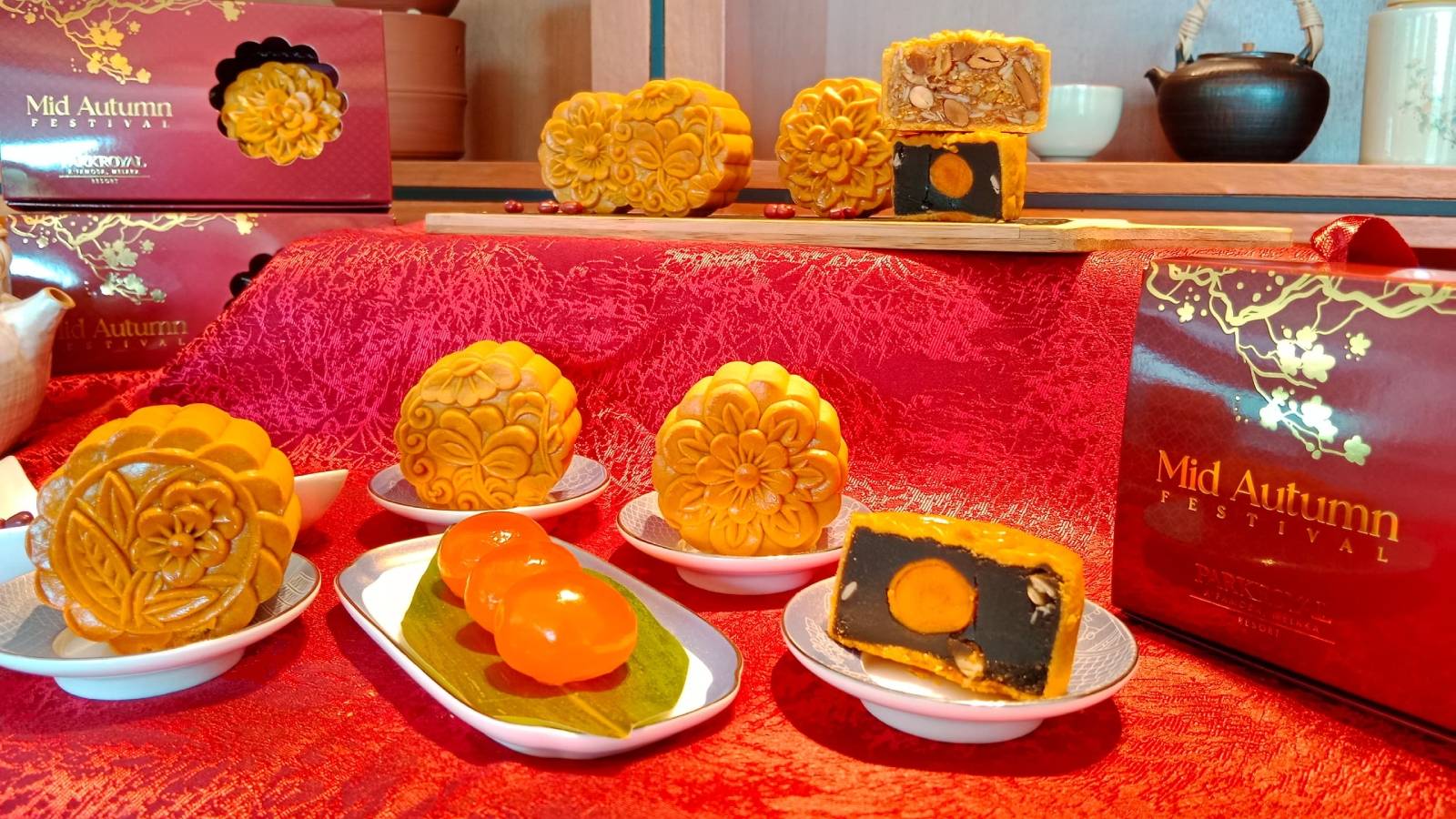Ya Yuen's Exclusive Mooncakes