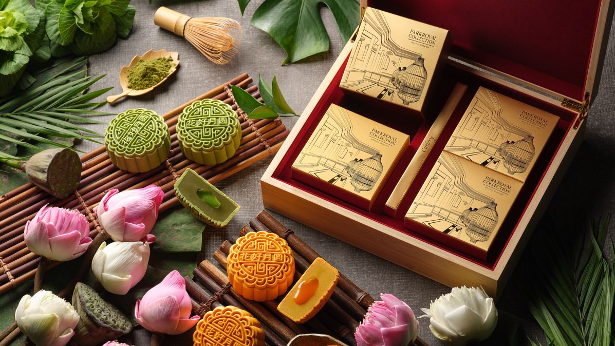 Mid-Autumn Splendour: White Lotus Paste with Single Yolk Mooncake